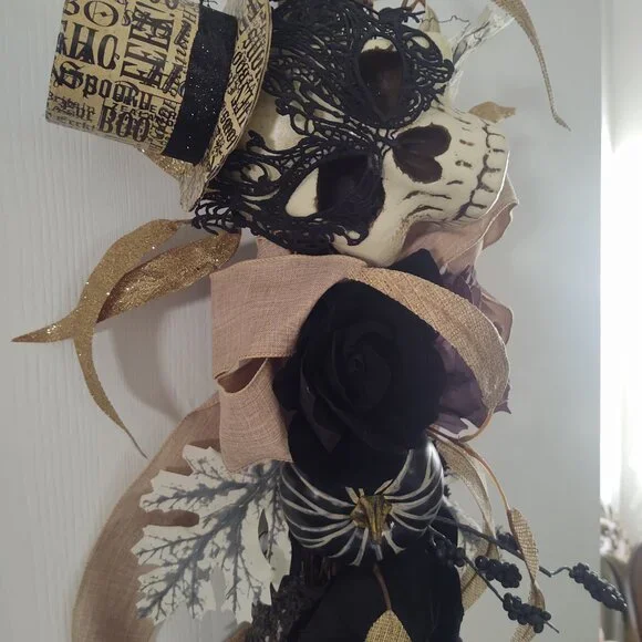 MaD-HaTteR Skeleton 🎩 Lacey Mask Wreath-BouQueT